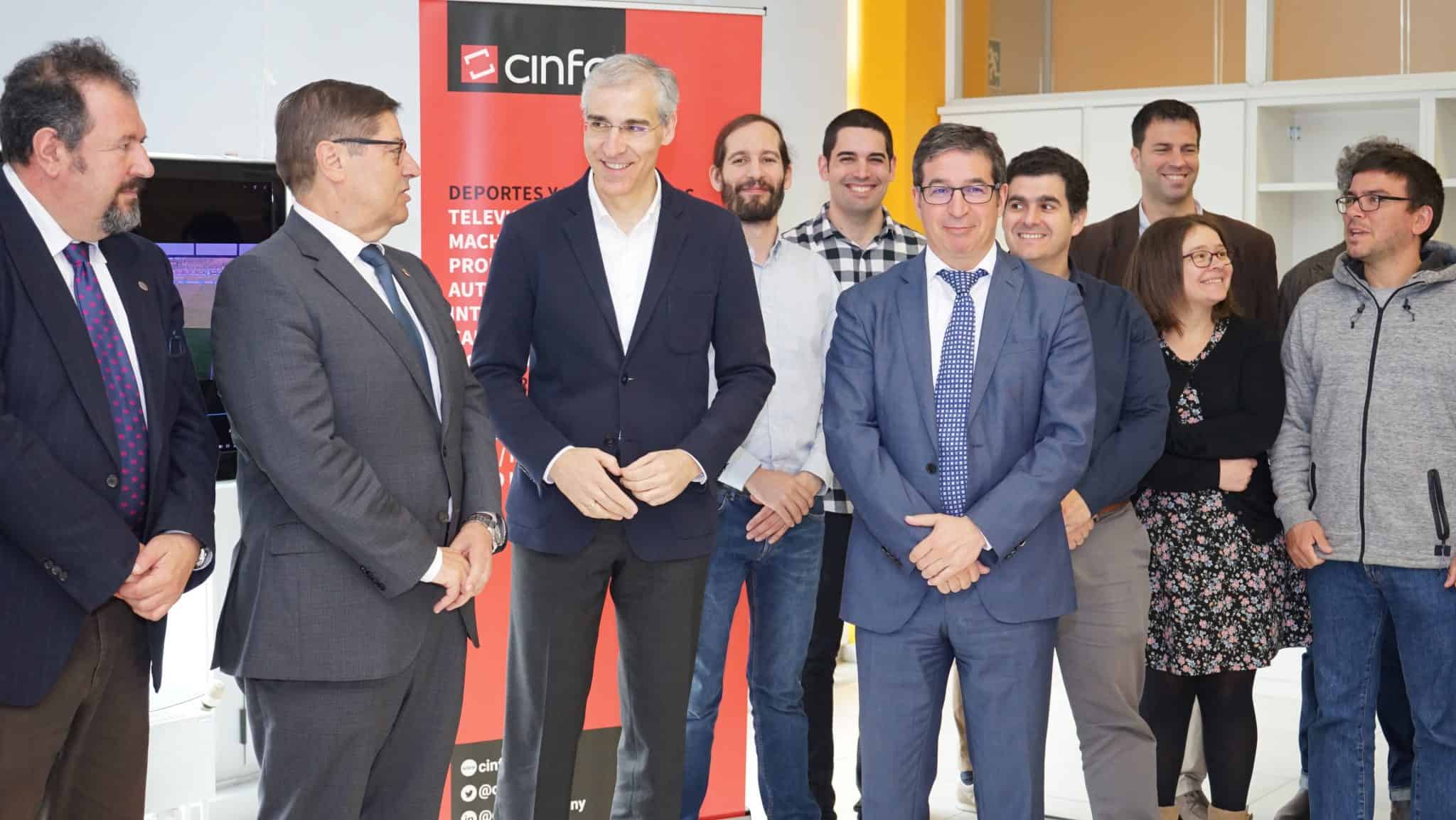 The regional minister of Economy visitis cinfo, leader in technological ...